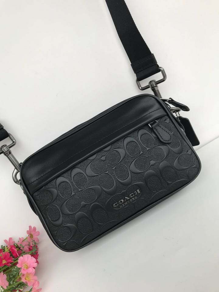 Coach Graham Crossbody F50713, Men's Fashion, Bags, Sling Bags on Carousell