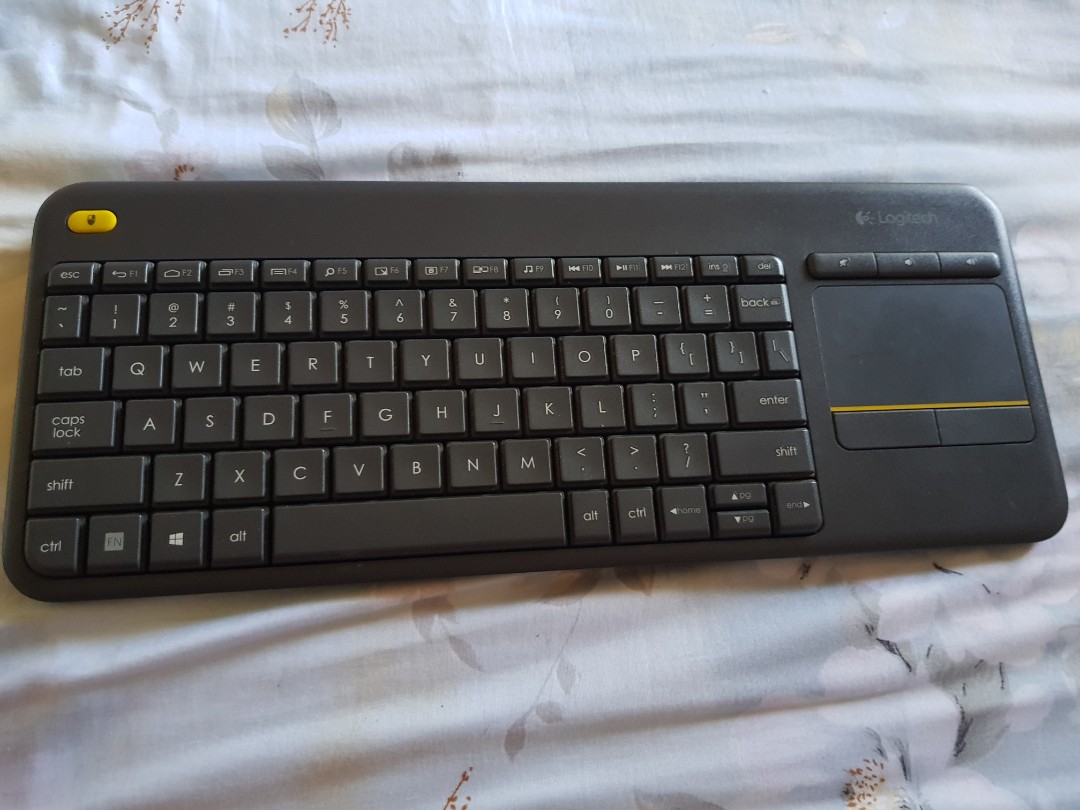 Logitech k400 plus Bluetooth keyboard, Computers & Tech, Parts ...