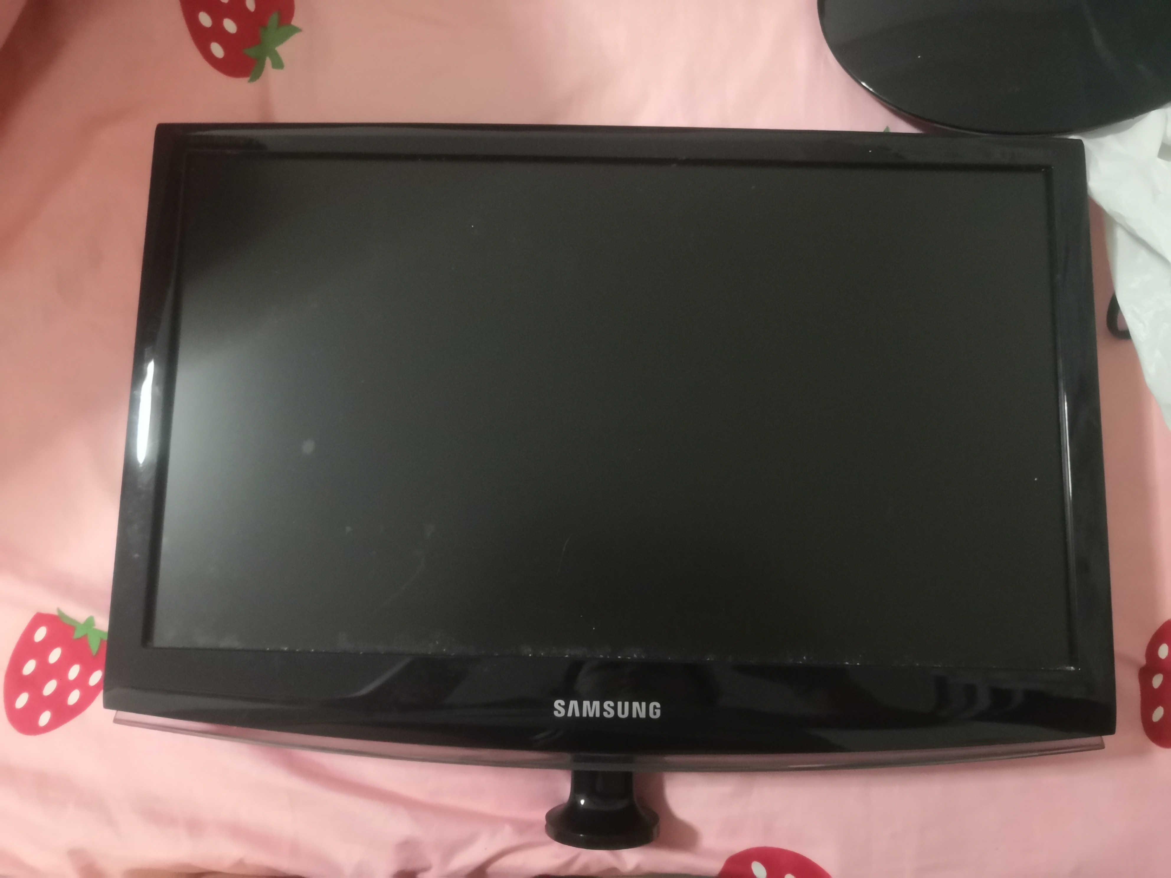 Samsung Monitor 20 inch with stand, Computers & Tech, Parts ...