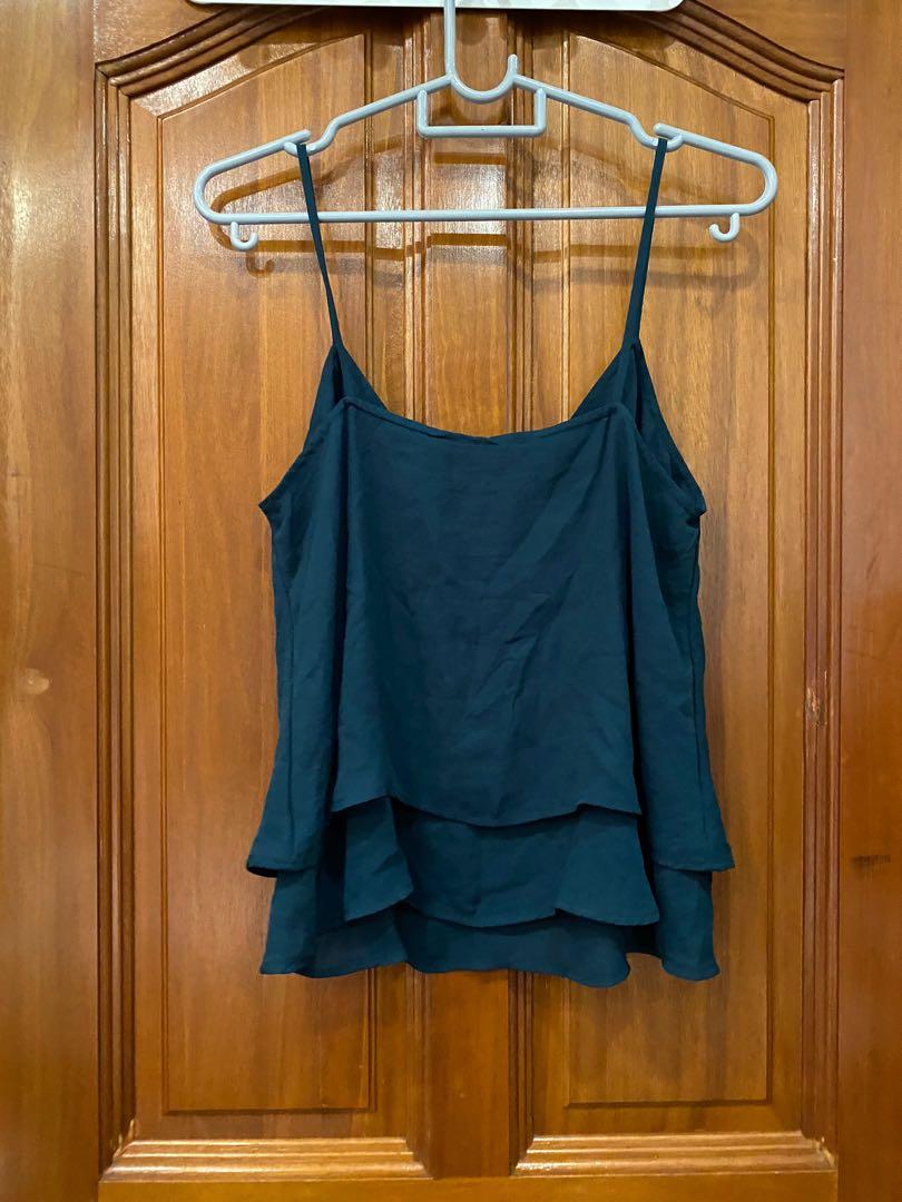Uniqlo Spaghetti Top, Women's Fashion, Tops, Sleeveless on Carousell