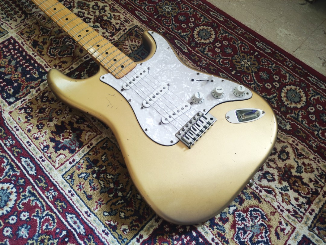 1986 Tokai Custom Edition Strat, Hobbies & Toys, Music & Media, Musical ...