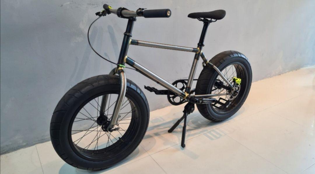 Coast Cycles Juggernaut Fat Bike, Sports Equipment, Bicycles & Parts ...