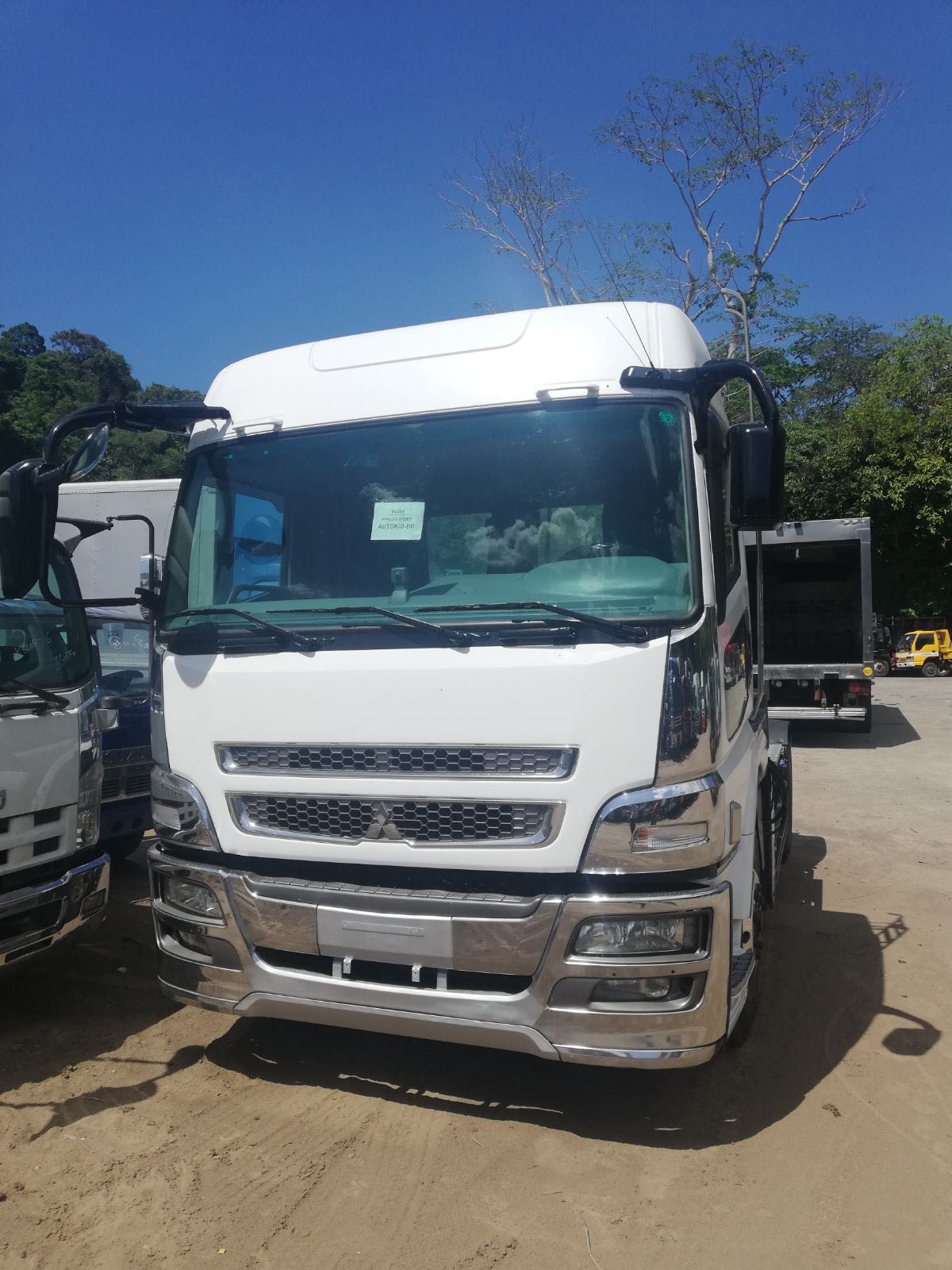 Fuso Hino tractor head 6m70 bubble top, Special Vehicles, Heavy Vehicles on Carousell