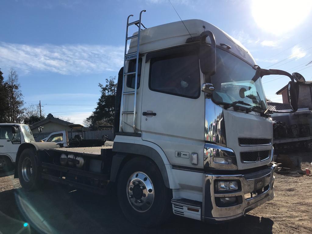 Fuso Hino tractor head 6m70 bubble top, Special Vehicles, Heavy Vehicles on Carousell