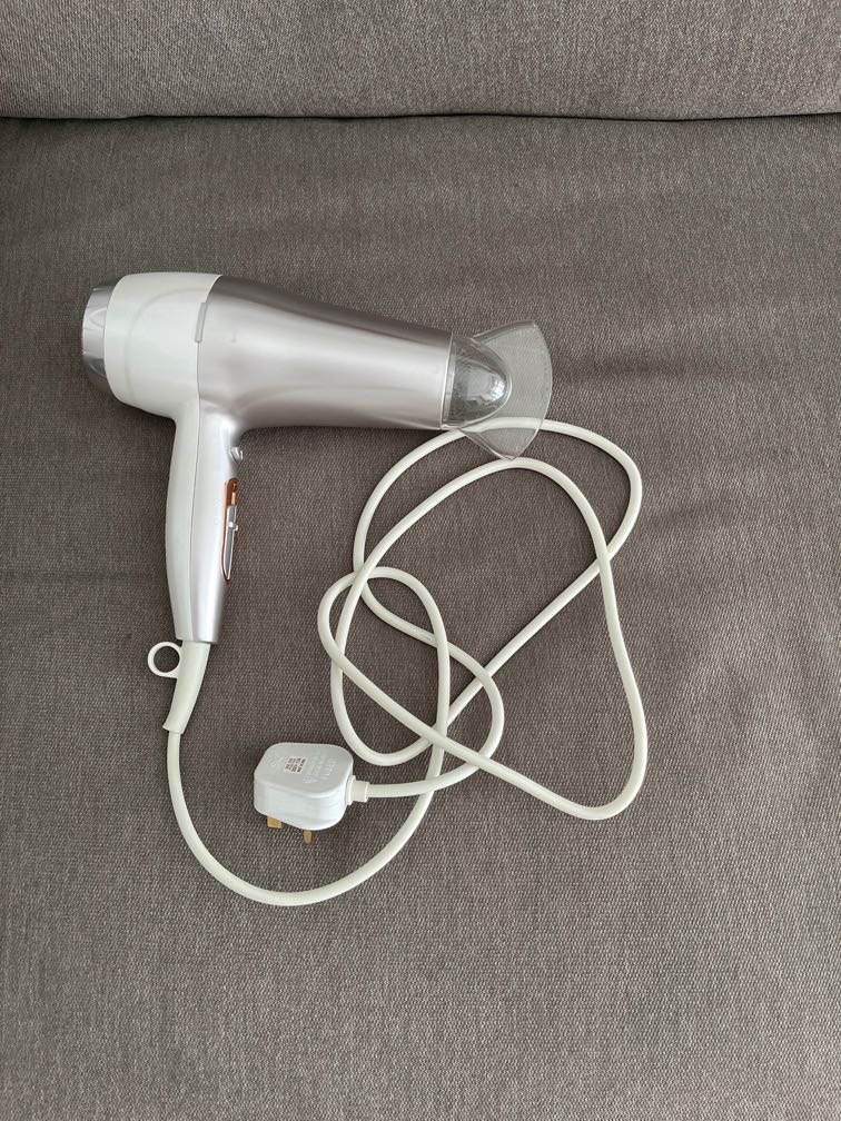MINISO hair dryer, Beauty & Personal Care, Hair on Carousell
