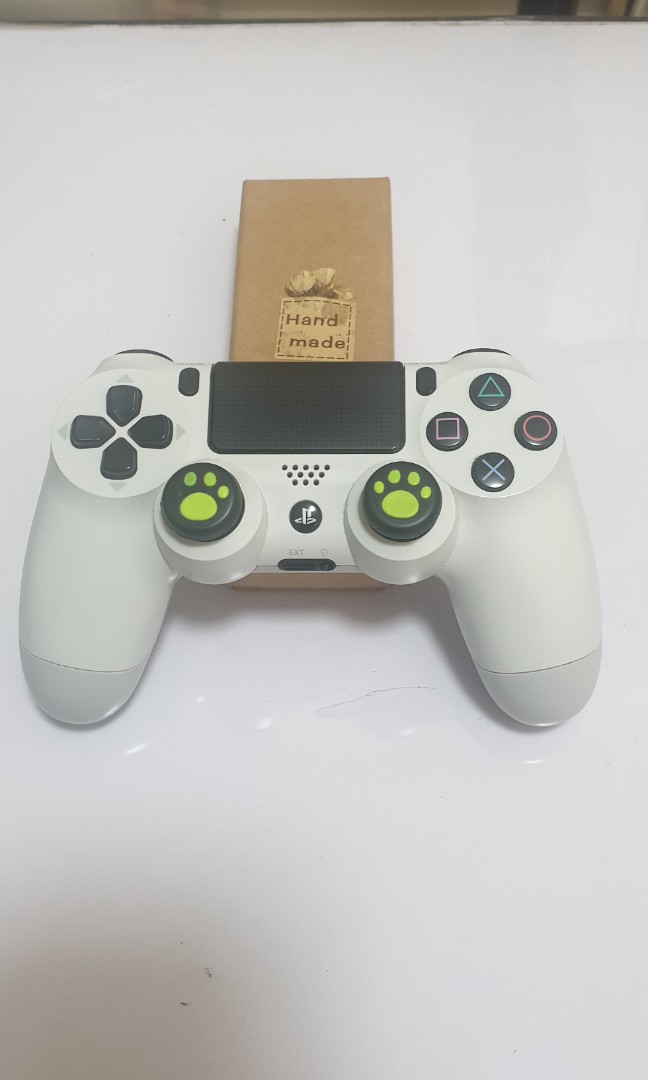 V1 Playstation 4 Controller with thumbgrips (Sony Playstation), Video ...