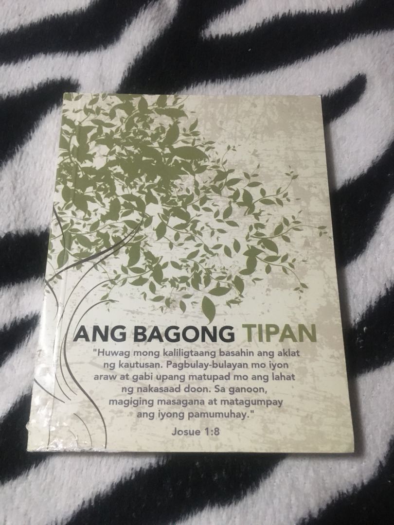Ang Bagong Tipan (MBB12TAG250), Hobbies & Toys, Books & Magazines ...