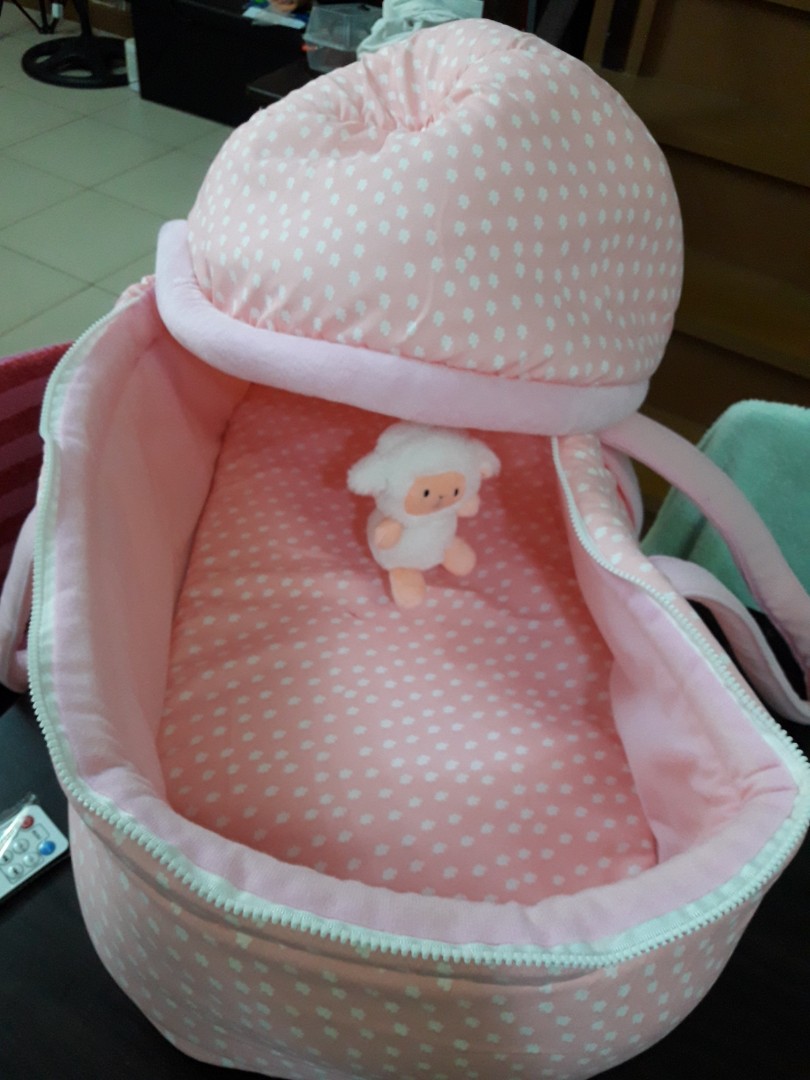 Moses bed, Babies & Kids, Babies & Kids Fashion on Carousell