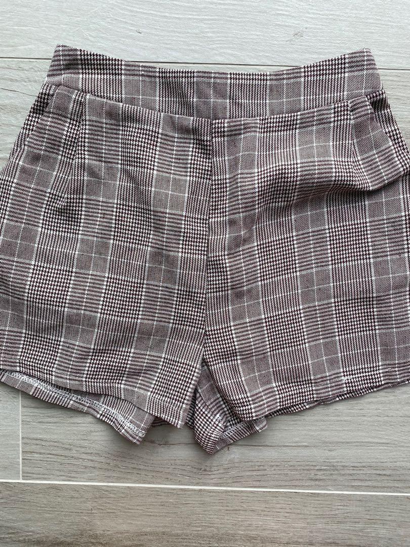 plaid shorts, Women's Fashion, Bottoms, Shorts on Carousell