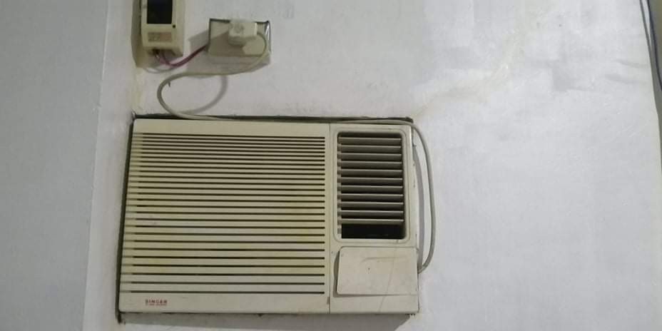 SINGER AIRCON 1.5HP WINDOW TYPE, TV & Home Appliances, Air Conditioning ...