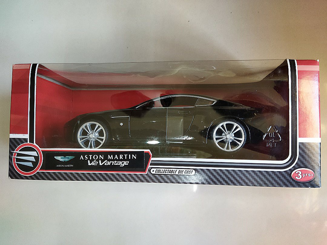 Tesco 1:24 Supercar Aston Martin V12 Vintage - Black, Hobbies & Toys ...