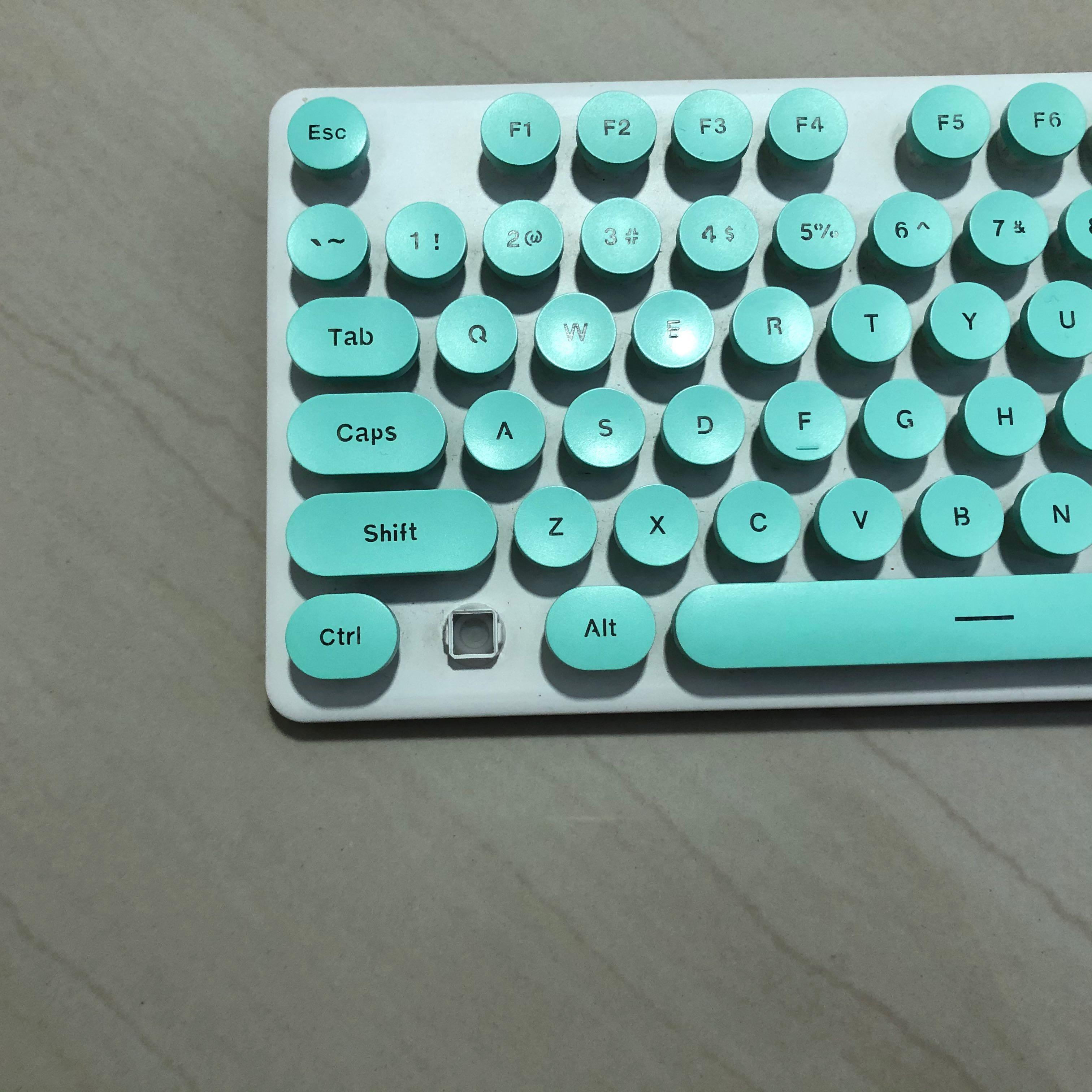 Wired Vintage Retro Keyboard Round Keycaps, Computers & Tech, Parts ...