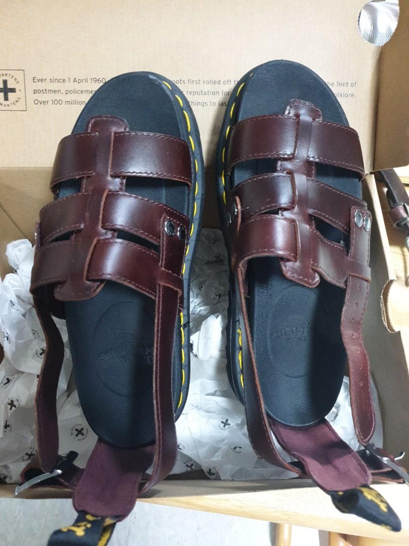 Dr Martens terry, Women's Fashion, Footwear, Flats on Carousell