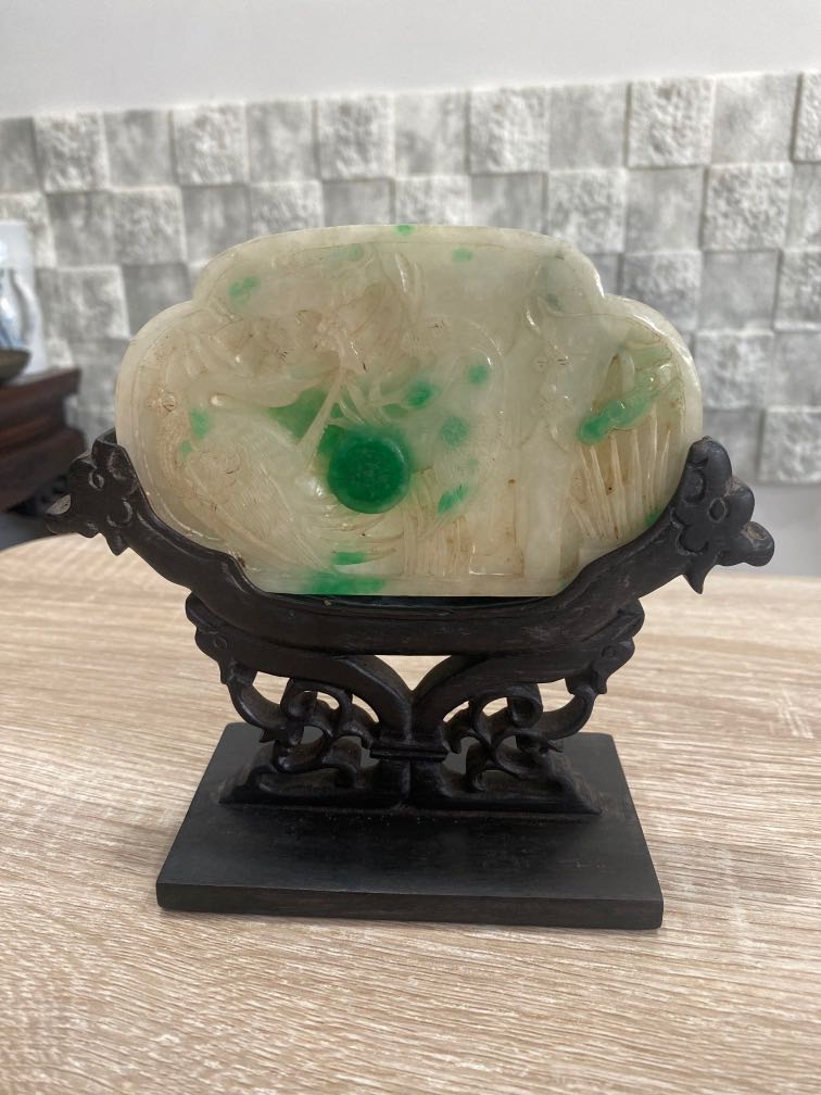 Jade display, Women's Fashion, Jewelry & Organisers, Precious Stones on ...