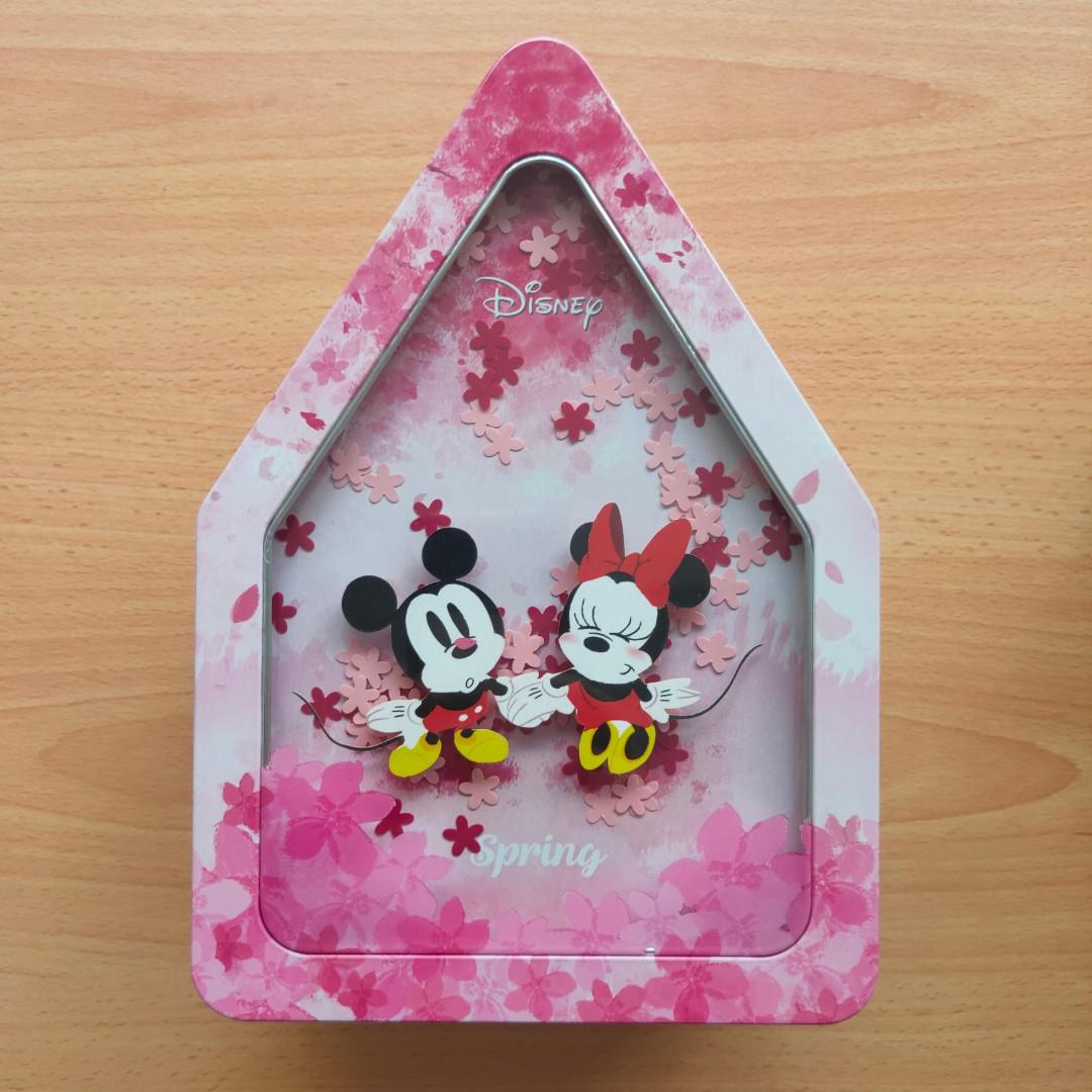 Mickey & Minnie Mouse Kit Kat Seasonal Metal Tins, Hobbies & Toys ...