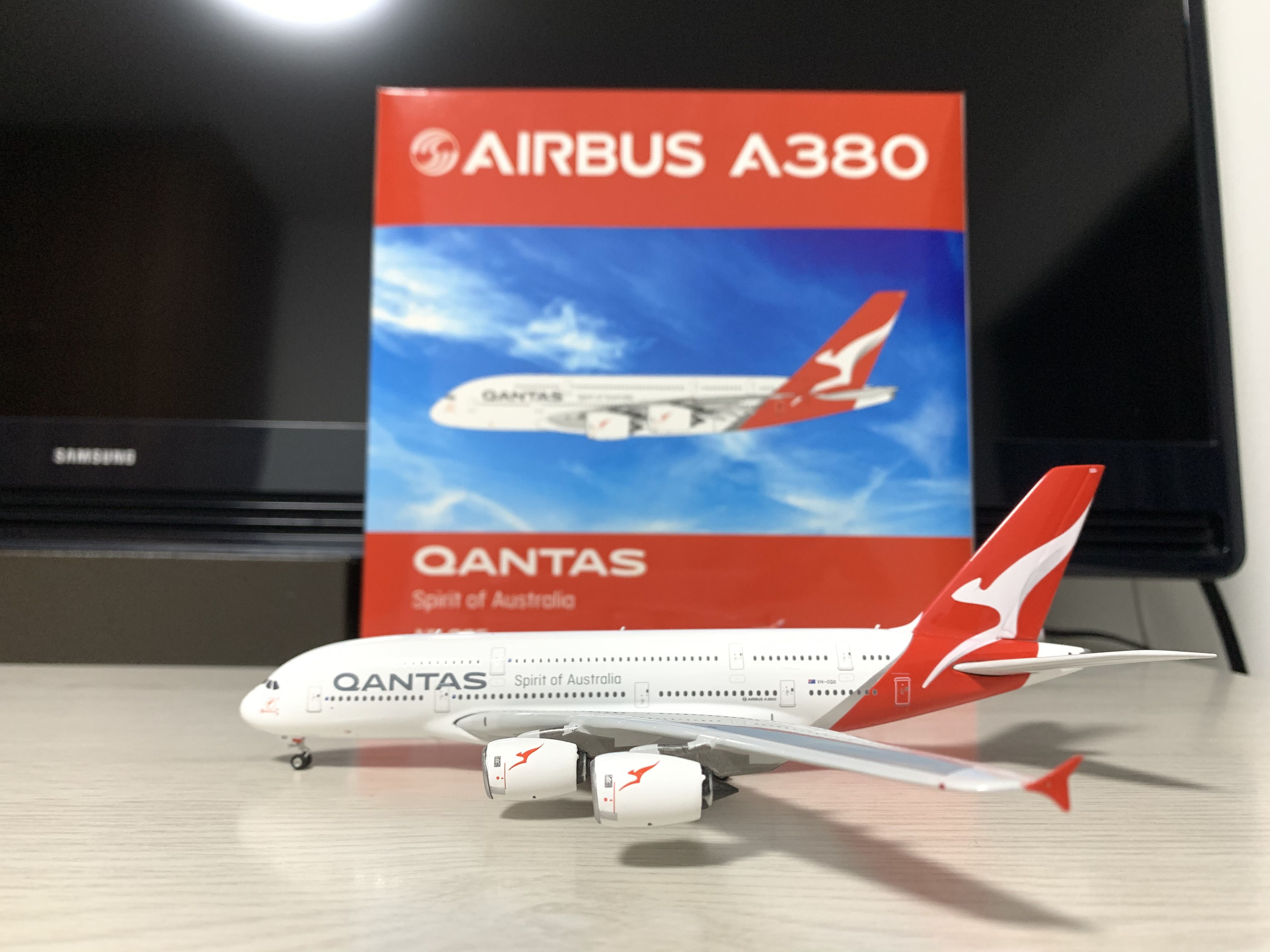 Phoenix Models Qantas Airways Airbus A380-800 ‘New’ Livery VH-OQG 1:400 ...