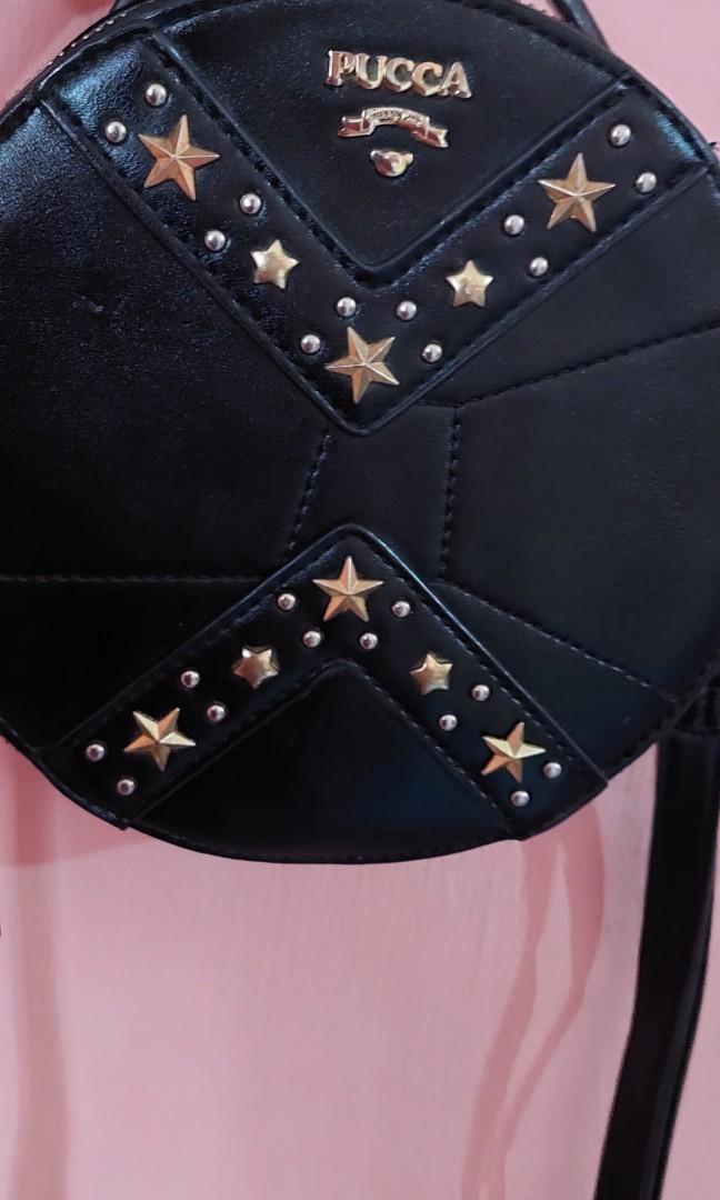 pucca round sling stand alone, Luxury, Bags & Wallets on Carousell