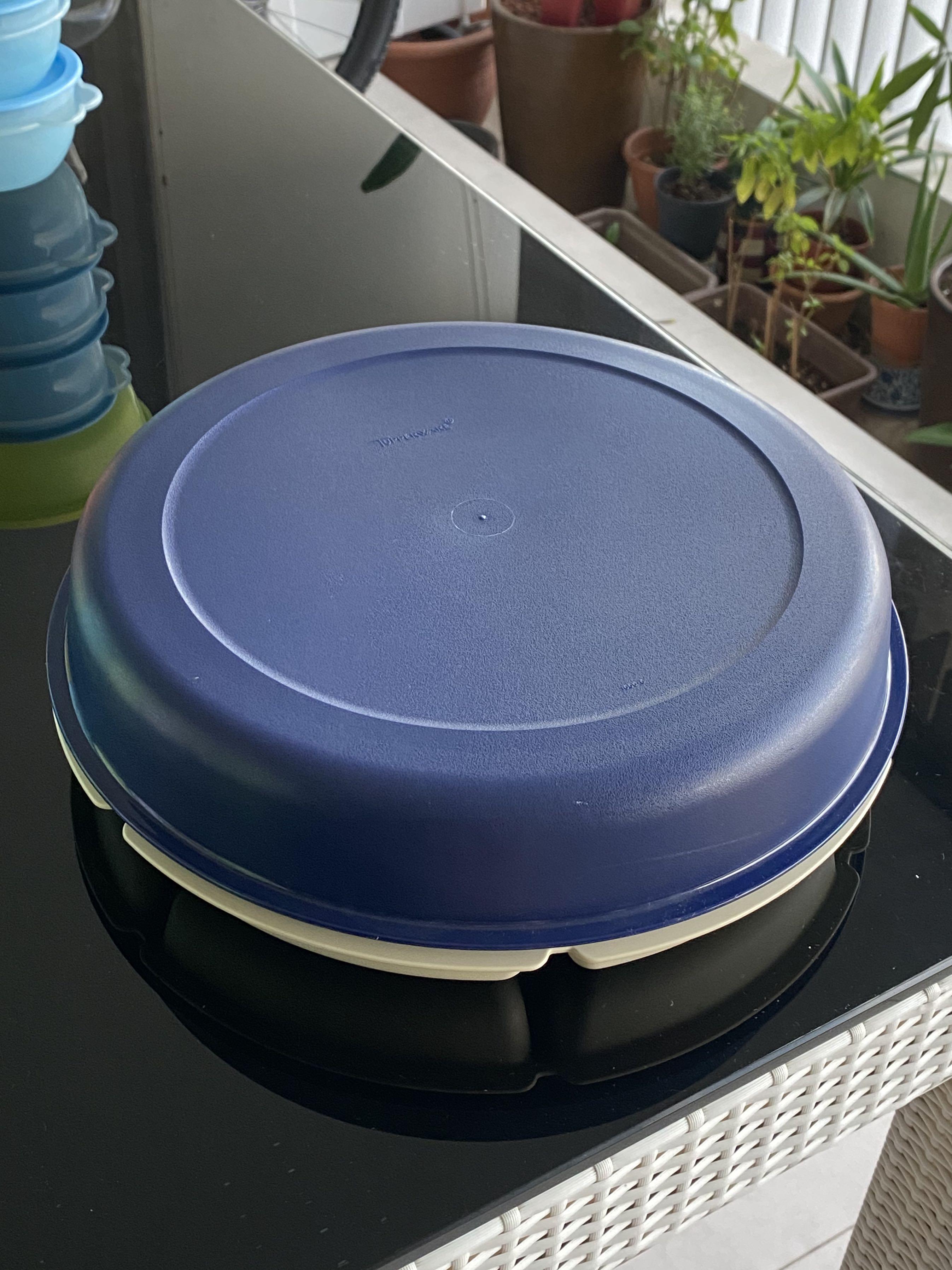 Tupperware Serving Centre, Furniture & Home Living, Kitchenware ...