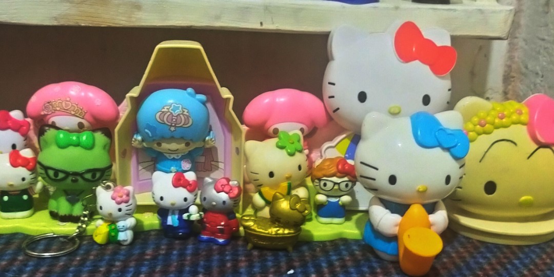 Hello Kitty Figure Set, Hobbies & Toys, Toys & Games on Carousell