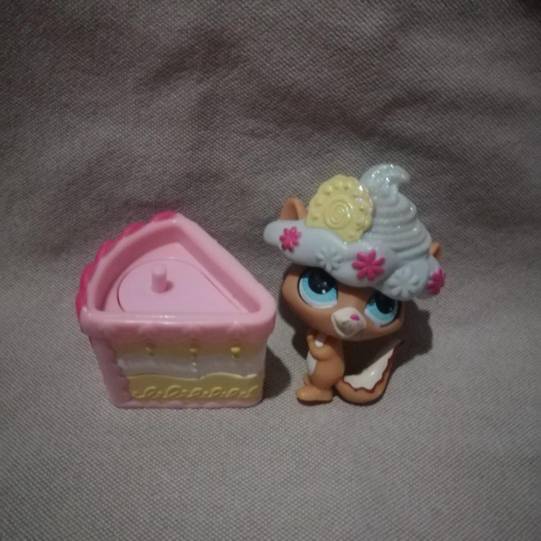 LPS 'hide and sweet' set, Hobbies & Toys, Toys & Games on Carousell
