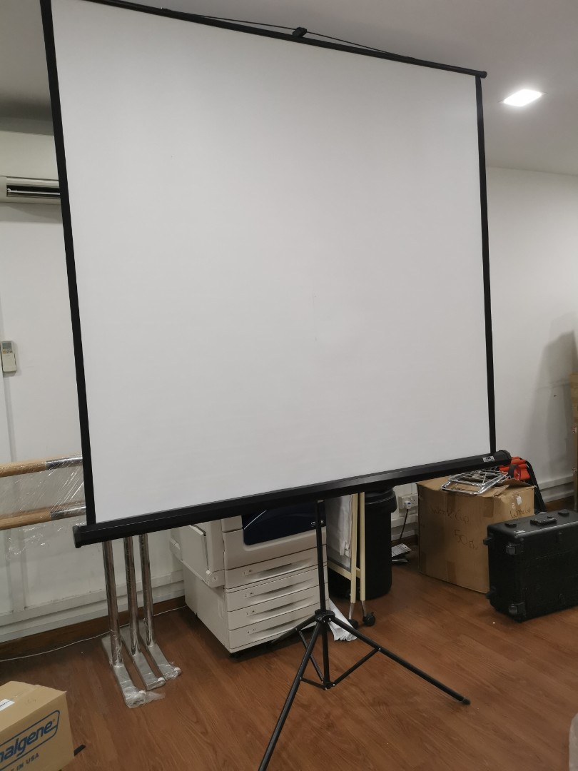 Portable Projector screen, Hobbies & Toys, Stationery & Craft, Craft ...