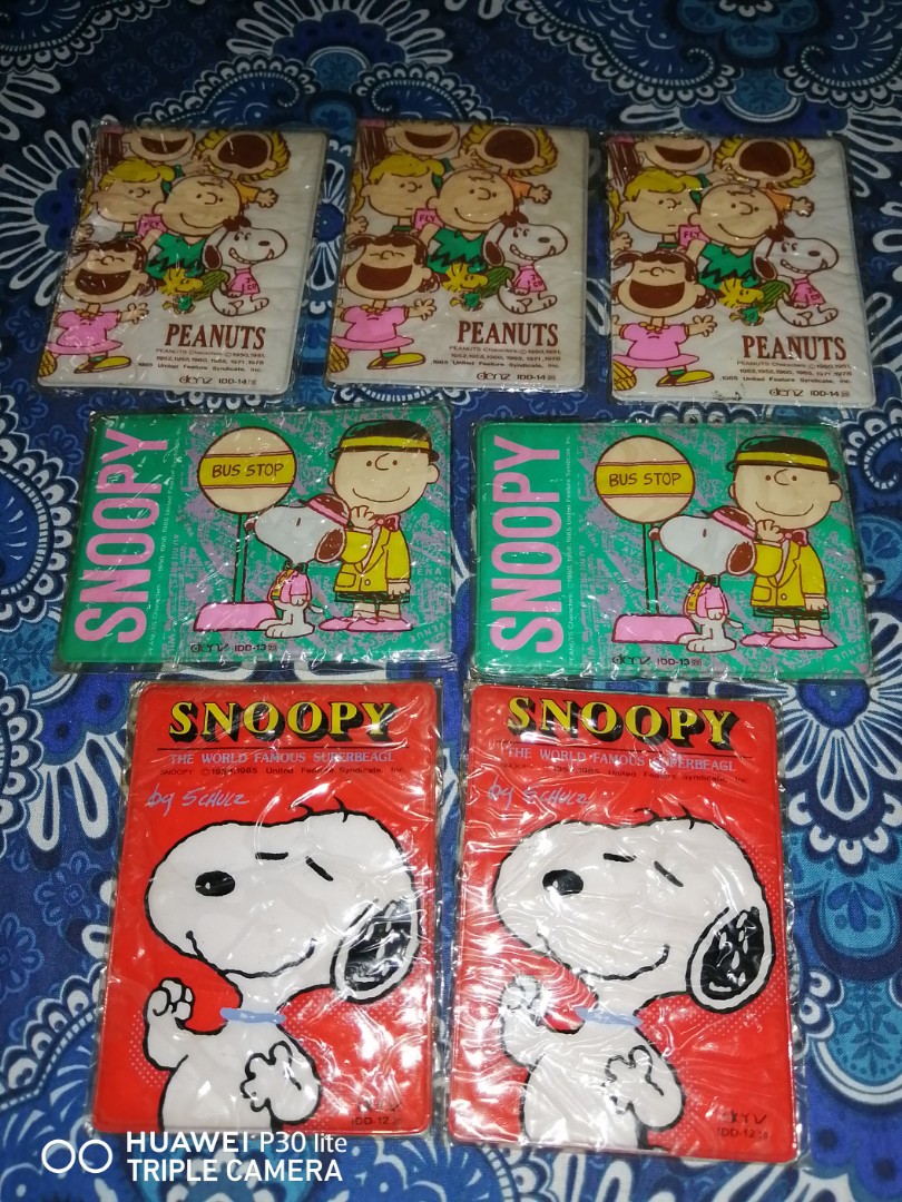 1985 Peanuts Snoopy ID Holder, Hobbies & Toys, Memorabilia ...