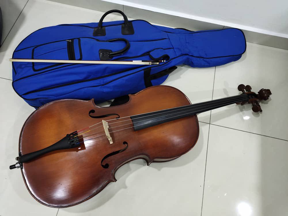 Full size cello suitable up to grade 5, Hobbies & Toys, Music & Media ...
