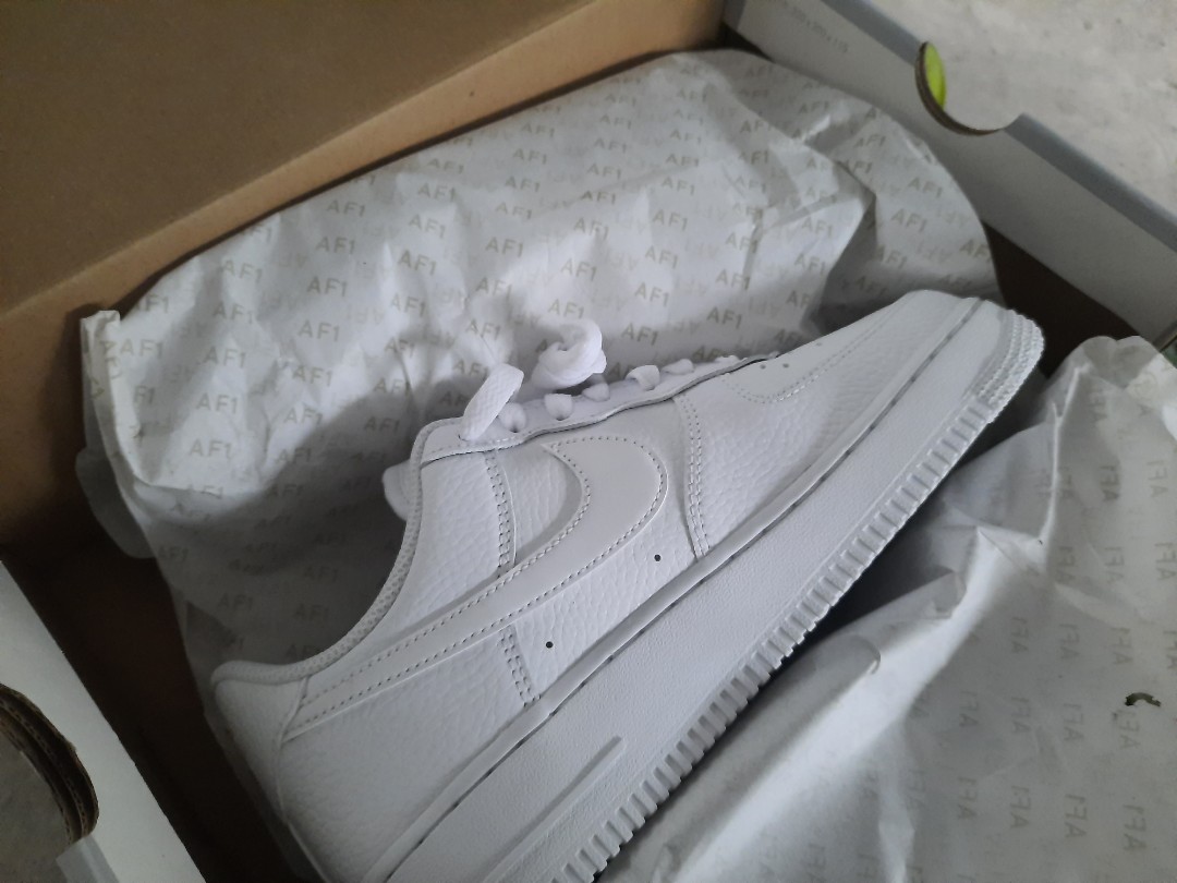 NIKE AIR FORCE 1 '07 ESS, Women's Fashion, Footwear, Sneakers on Carousell