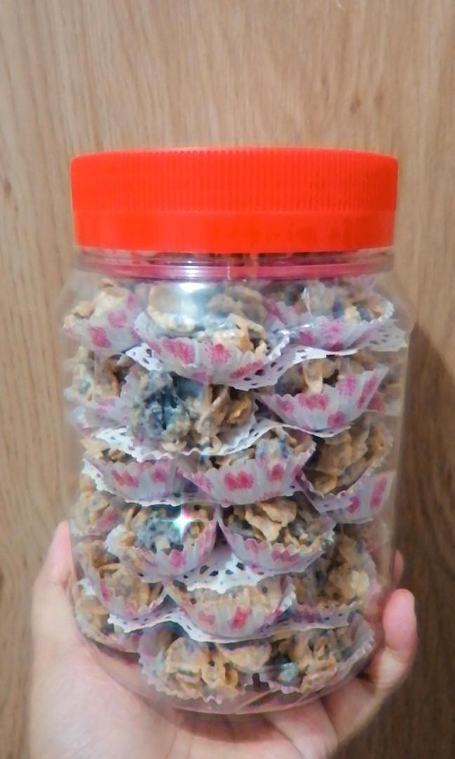 Oreo Cornflakes, Food & Drinks, Homemade Bakes on Carousell