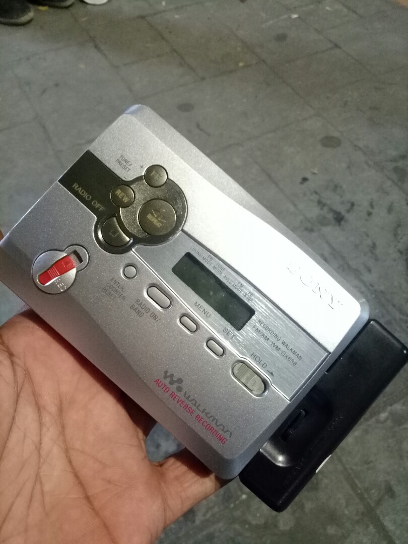 Sony Walkman, Elektronik, Lainnya di Carousell