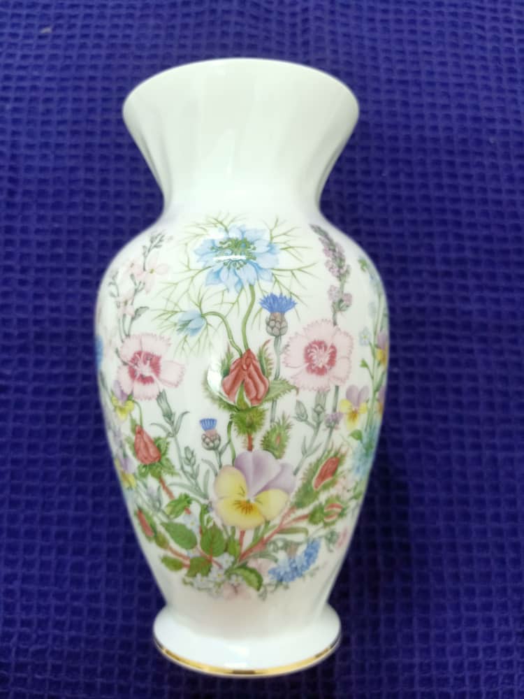 Vintage Aynsley "Wild Tudor" Vase, Made in England.#SeeHere, Furniture ...