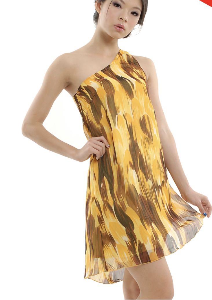 HVV abstract asymmetrical toga, Women's Fashion, Tops, Sleeveless on ...