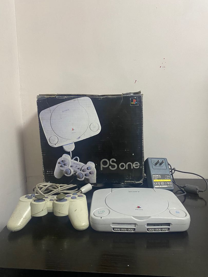 Retro PSOne / Playstation 1 (Complete with Box, Controller, Wires ...