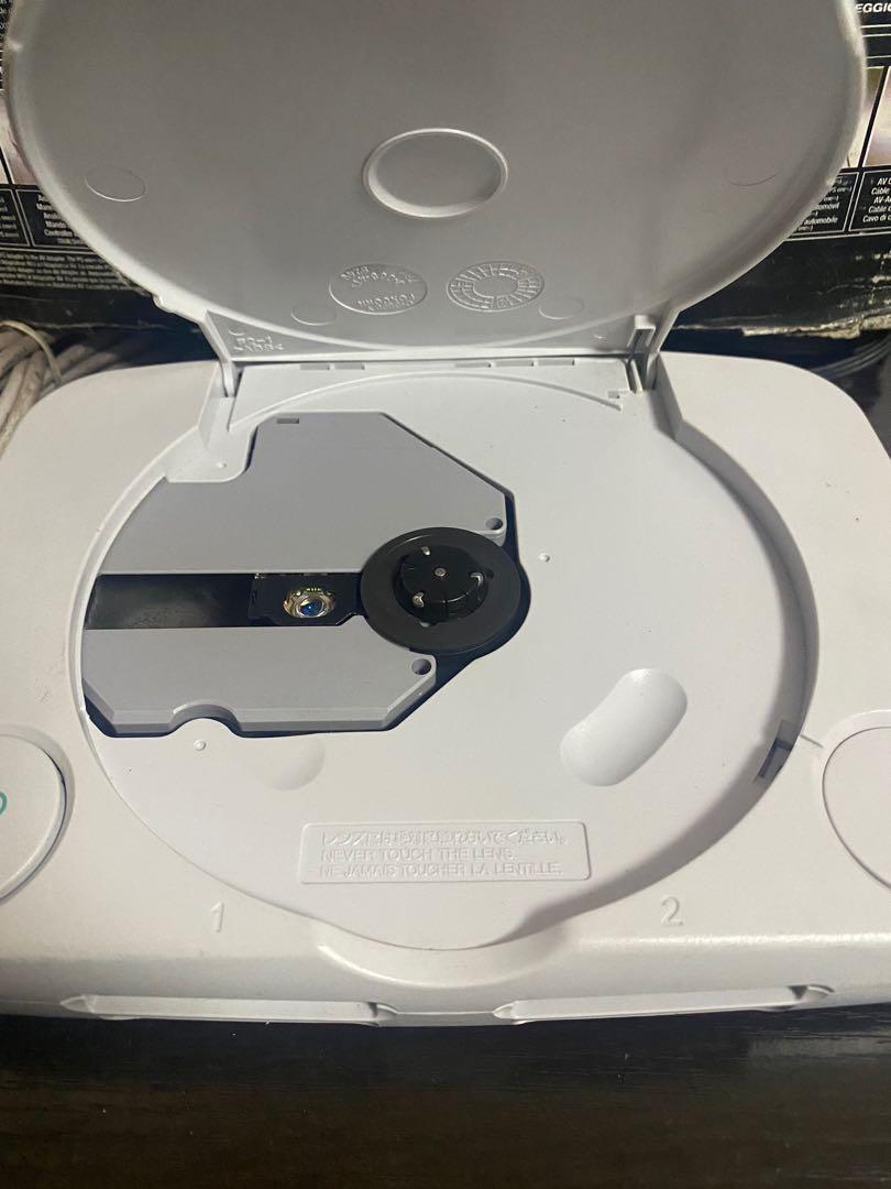 Retro PSOne / Playstation 1 (Complete with Box, Controller, Wires ...