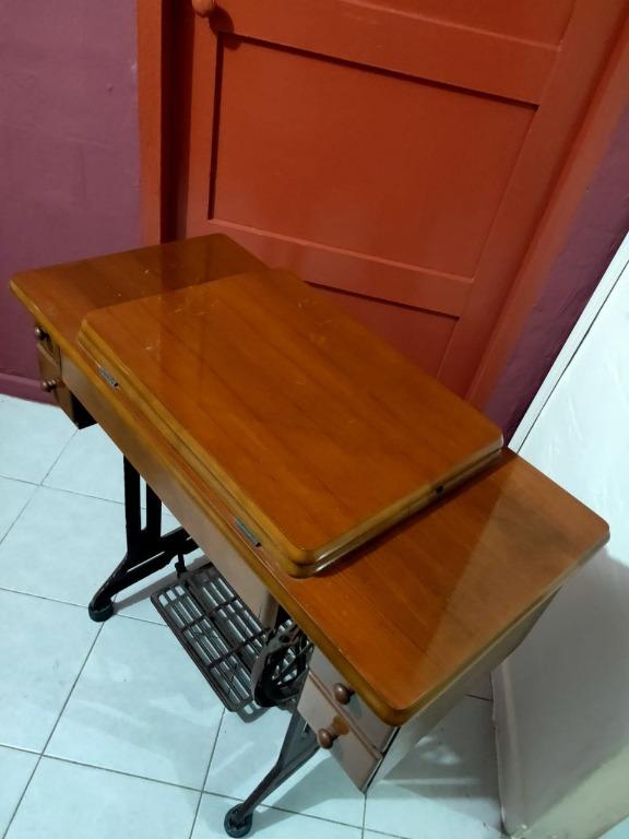 SINGER "NOSTALGIA" Model 15NL Vintage Sewing Machine with table and ...