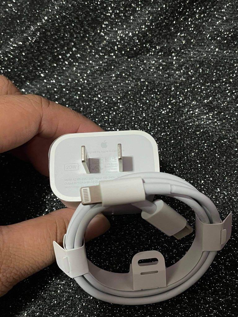 Apple iPhone Charger 20 watts adapter and Usb c to Lightning cable ...