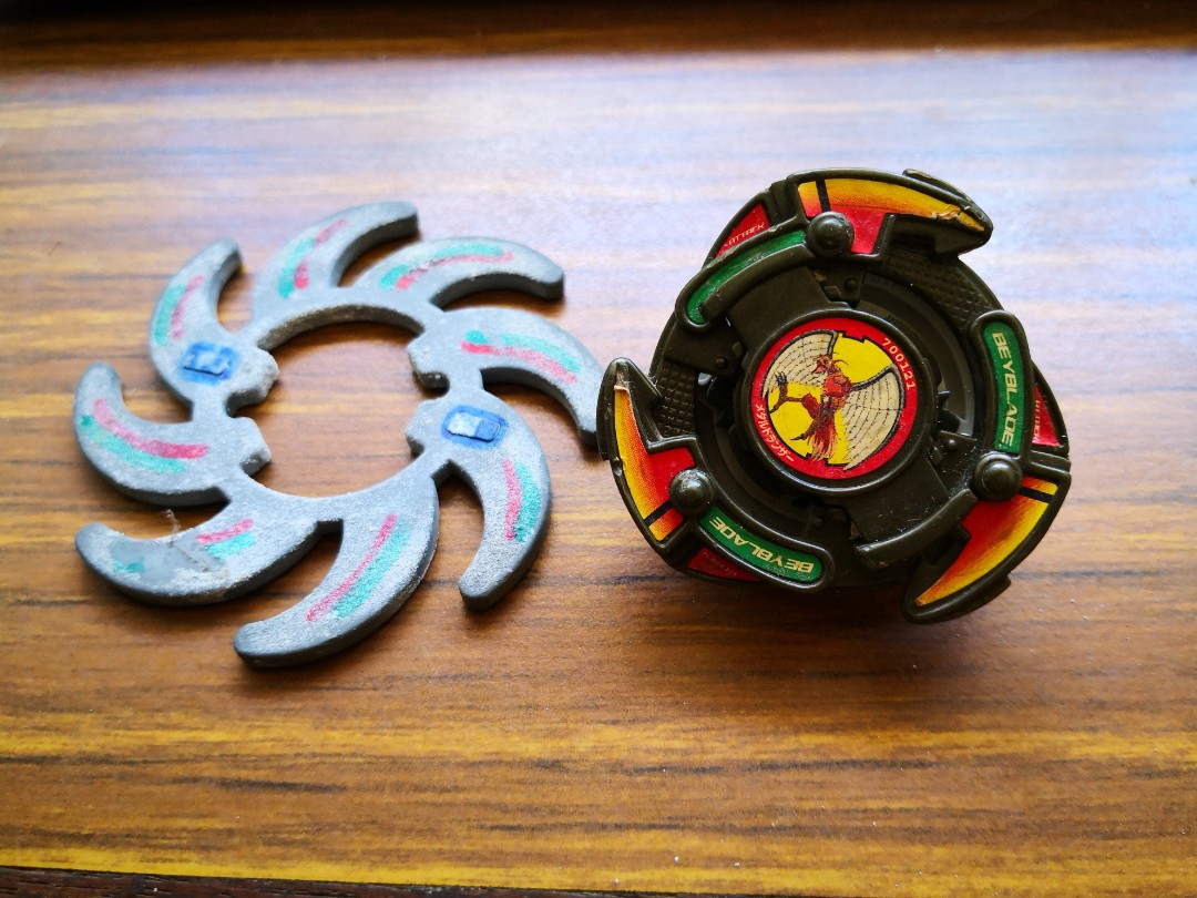Beyblade bash built 700121 with driger base and spark disk, Hobbies ...