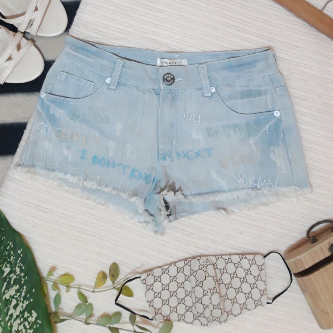 Denim shorts: LY-037, Women's Fashion, Bottoms, Shorts on Carousell