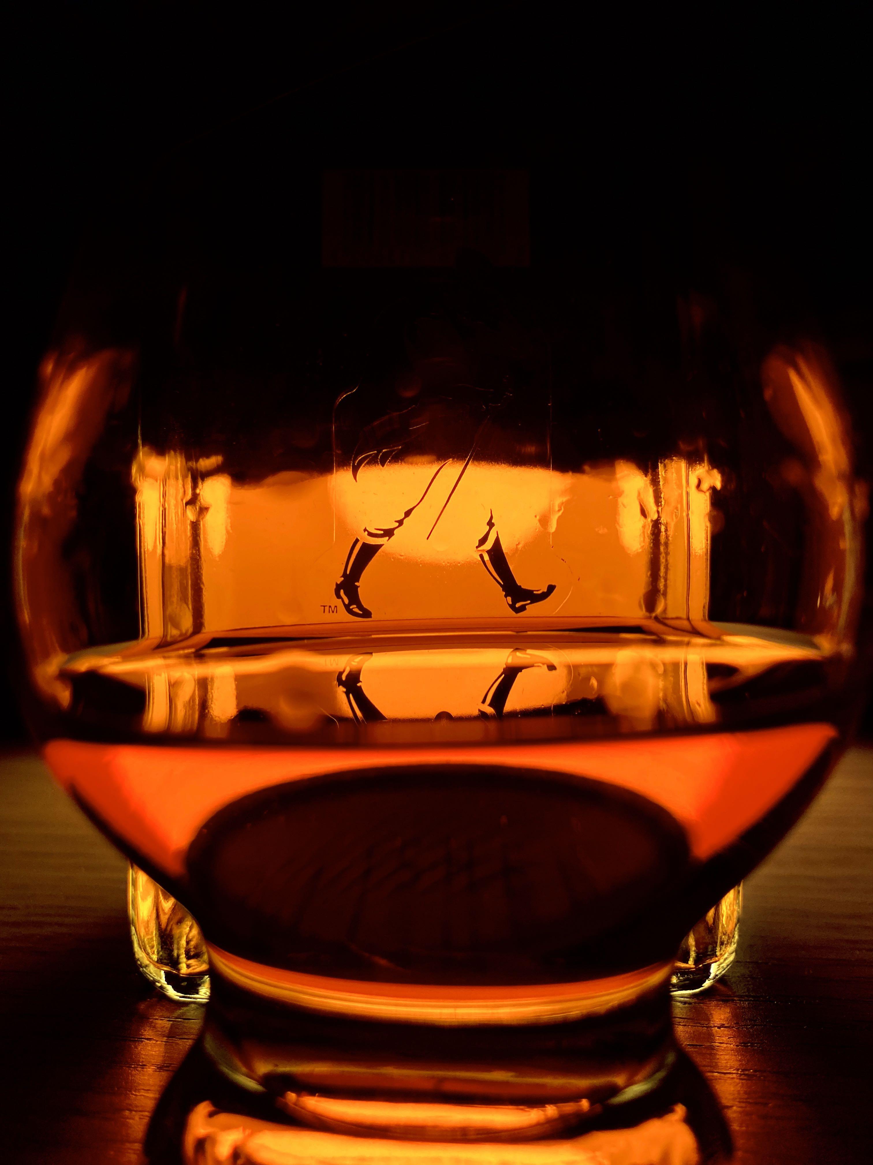 Johnnie Walker Red lebel 700ml, 嘢食 & 嘢飲, 酒精飲料 - Carousell