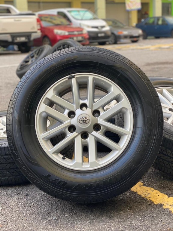 Original 17 inch sport rim Fortuner tyre 70%, Auto Accessories on Carousell