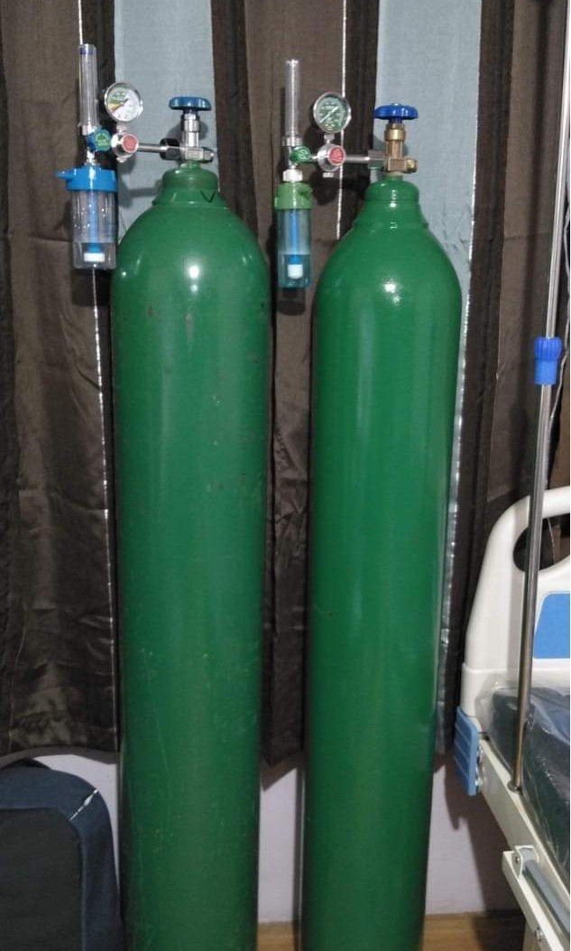 Oxygen tank complete set, Health & Nutrition, Medical Supplies & Tools ...