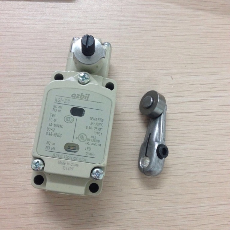 AZBIL LIMIT SWITCH 1LS-J500, Commercial & Industrial, Industrial ...