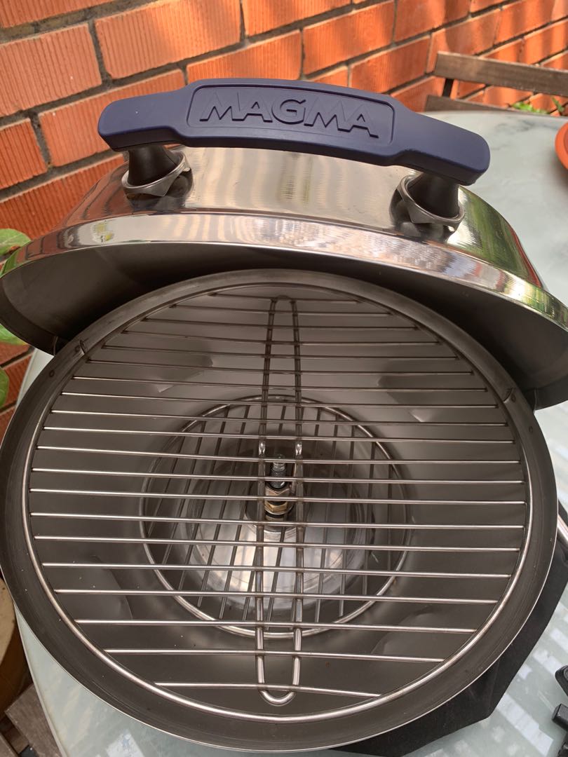 Magma Marine Grill USA with support stands and rod holder, Sports ...