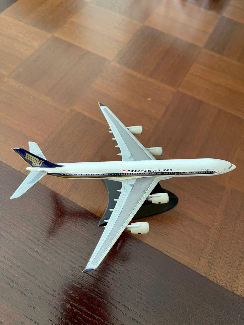 SIA Plane Model (Leadership), Hobbies & Toys, Toys & Games on Carousell