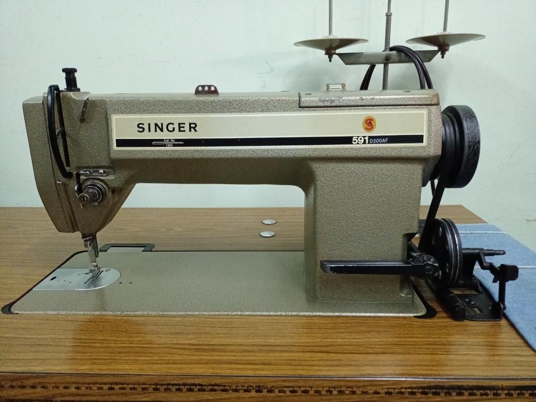 Singer Sewing Machine (519), Furniture & Home Living, Furniture, Tables ...