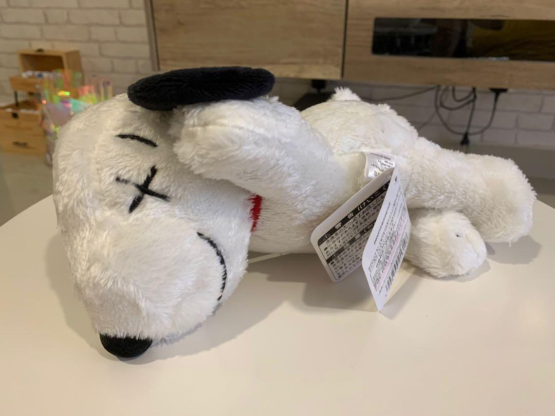 Snoopy Beagle Hug, Hobbies & Toys, Toys & Games on Carousell
