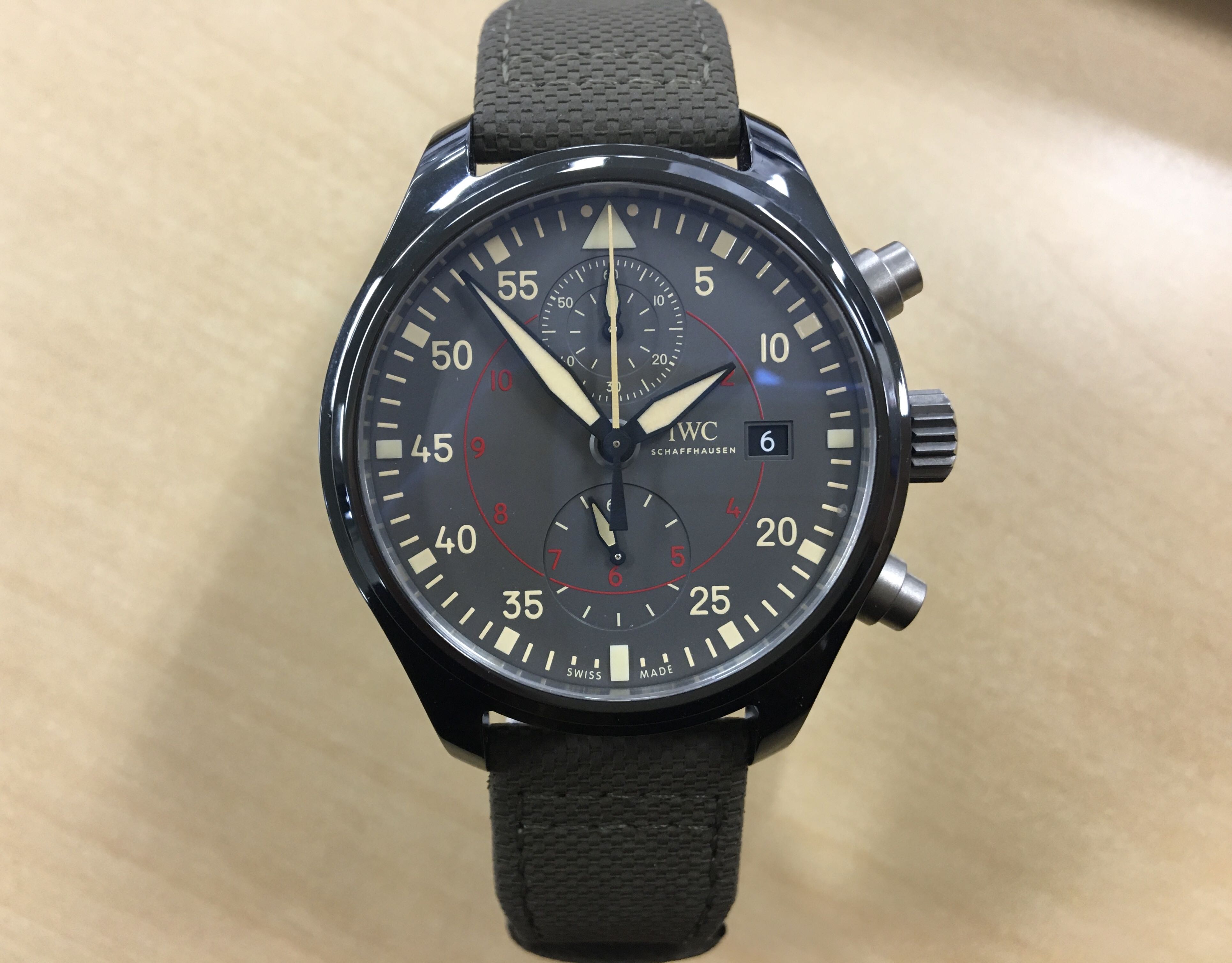 IWC 萬國 Pilot Watch Top Gun Chronograph IW389002, 名牌, 手錶 - Carousell