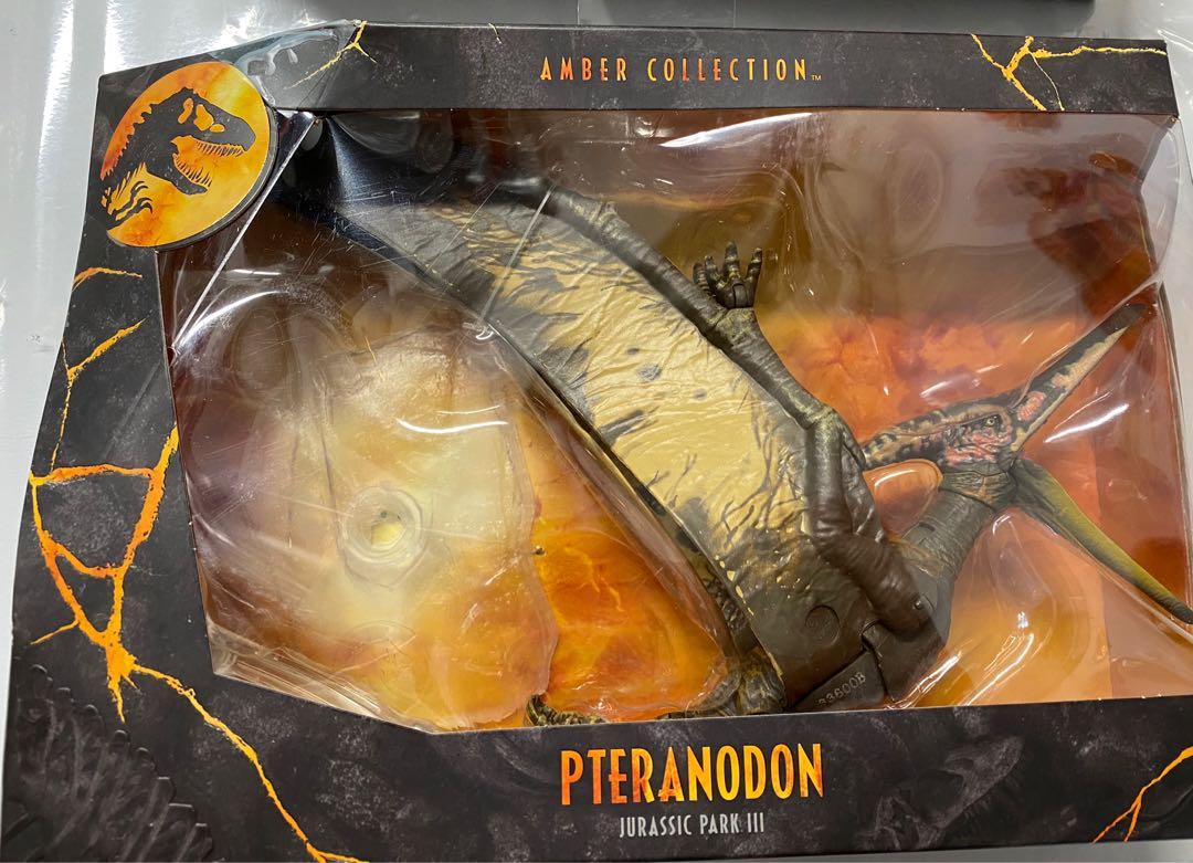 Jurassic world amber collection Pterandon, velociraptor Echo , male ...
