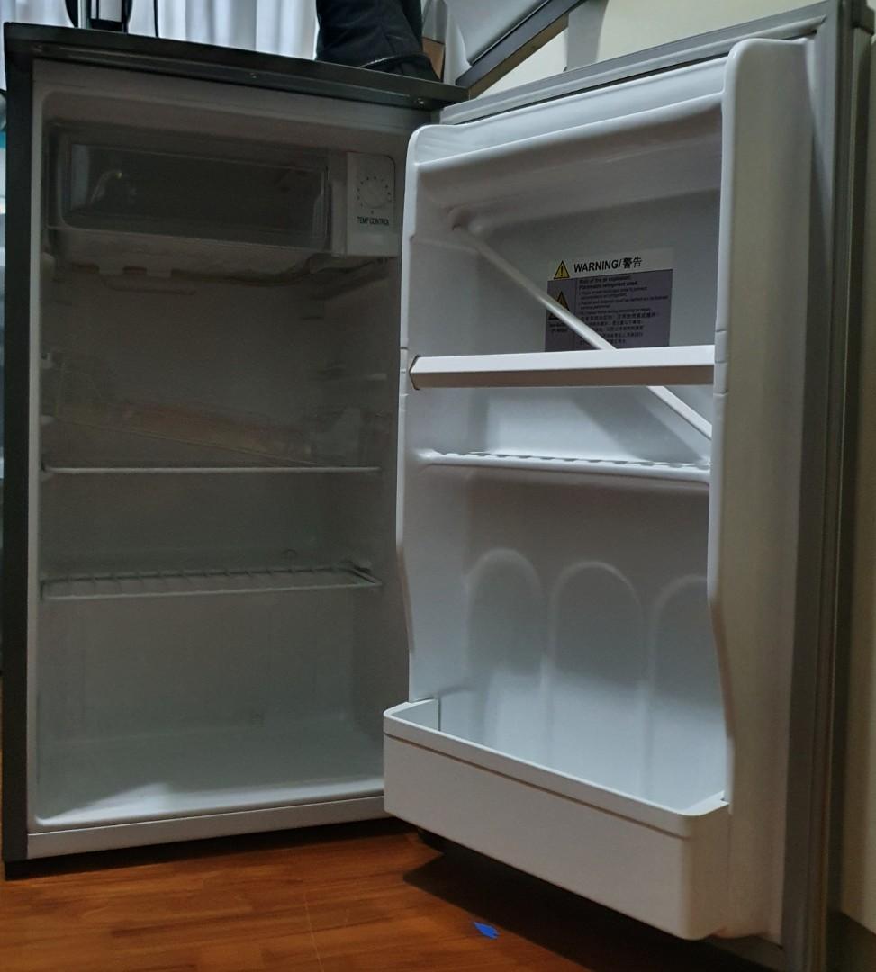 LG Small Fridge in working condition. 820mm Ht x 465mm Width x 480mm ...