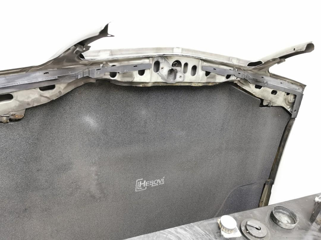W124 E200 Bonnet, Car Accessories, Accessories on Carousell